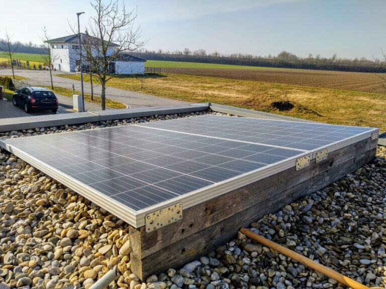 Photovoltaik: Rendite von Balkon - Solarserver mit eigener Anlage