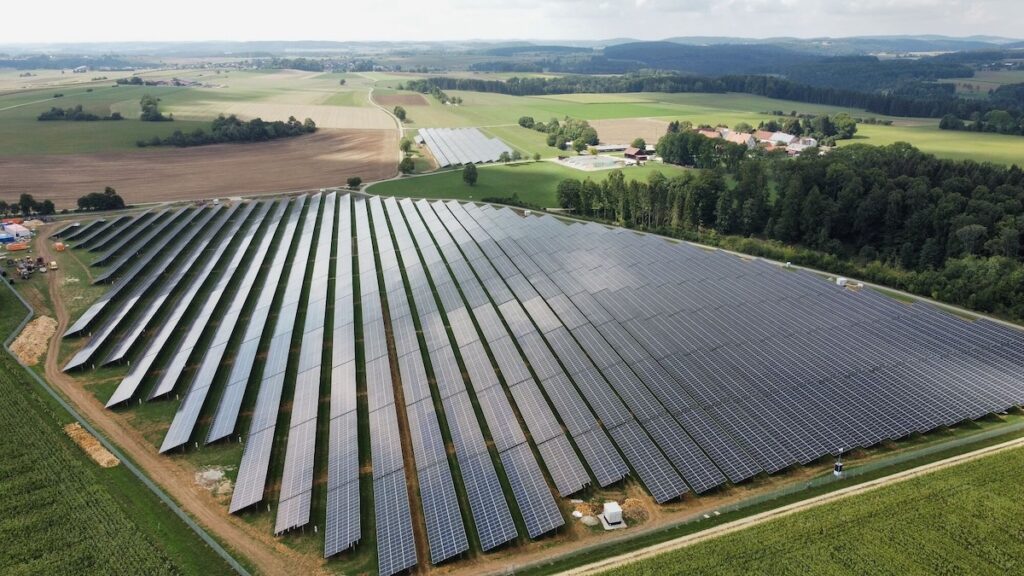 Solarpark Heuhof von Juwi auf der Schwäbischen Alb geht in Betrieb - Solarserver