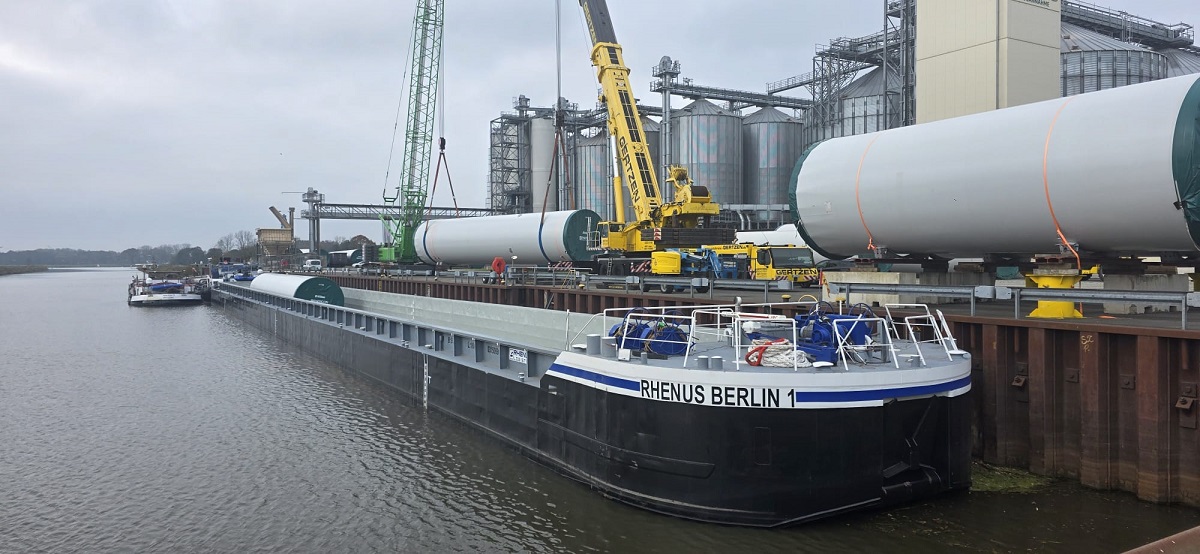 Enercon setzt Spezialschiff für Transport von Windturbinen-Komponenten ...