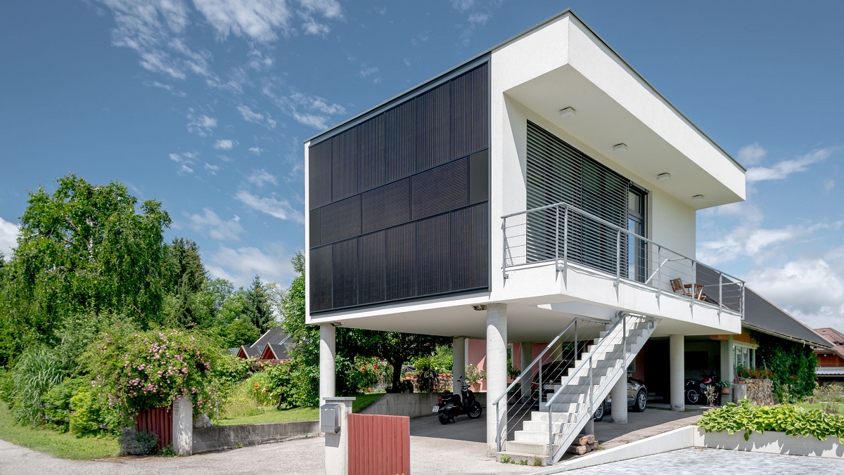 Vorgehängte hinterlüftete Fassade (VHF) mit integrierter Photovoltaik - Solarserver