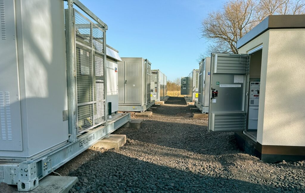 Tauber Energy nimmt Batteriegroßspeicher BESS Waltershausen in ...