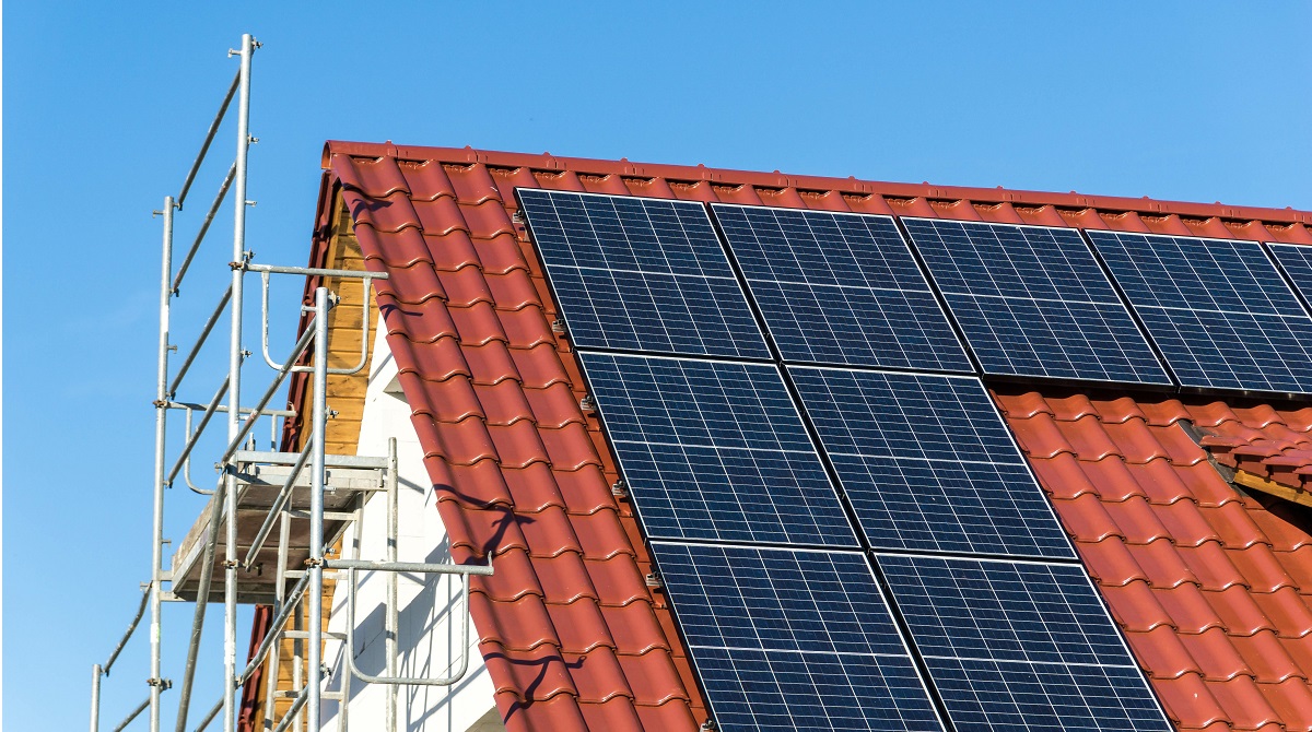 Leitfaden Gerüstbau bei der Installation von Photovoltaik-Anlagen - Solarserver
